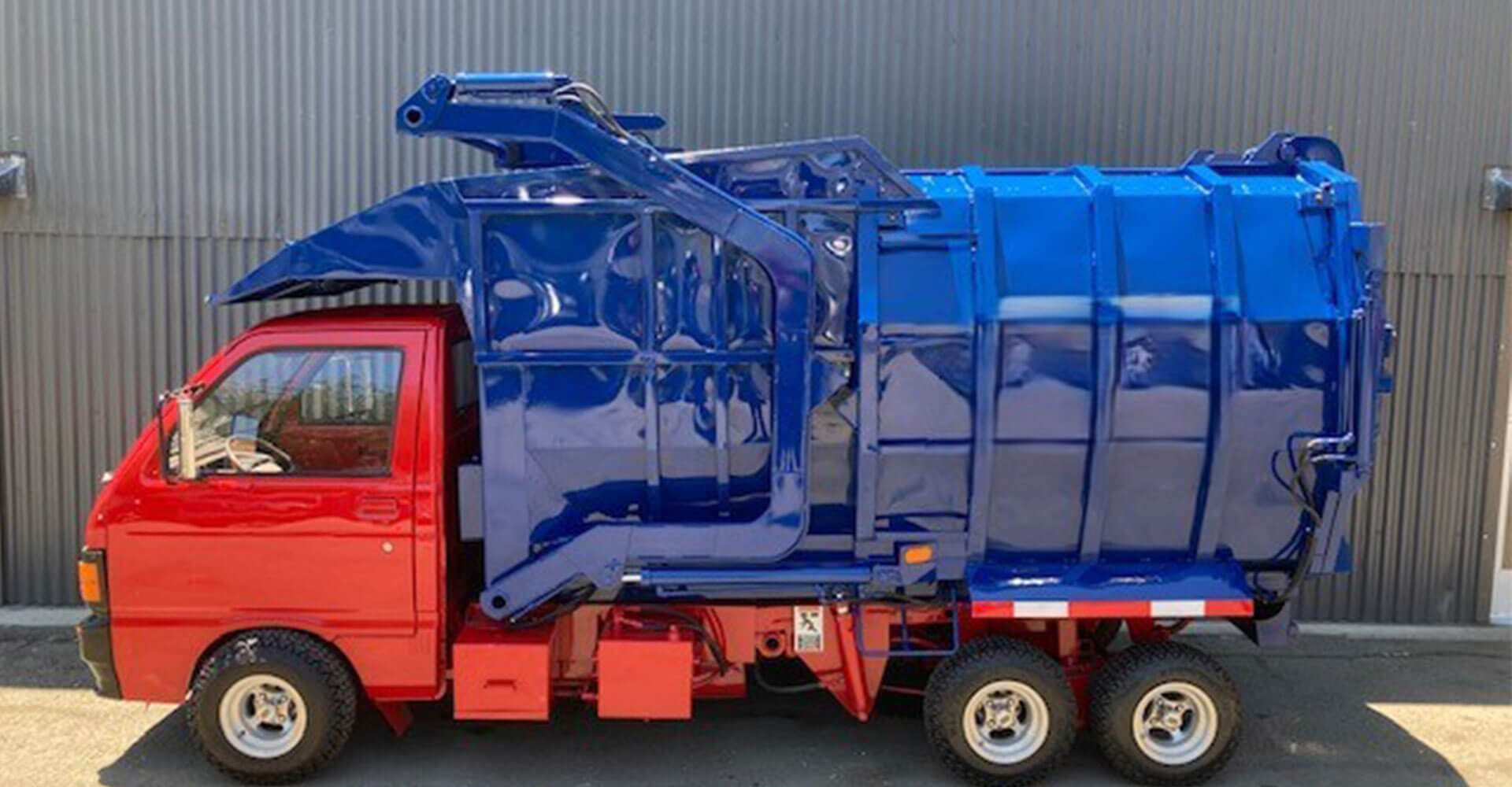 Custom Builds Banner Slide 9 - FF Gomez